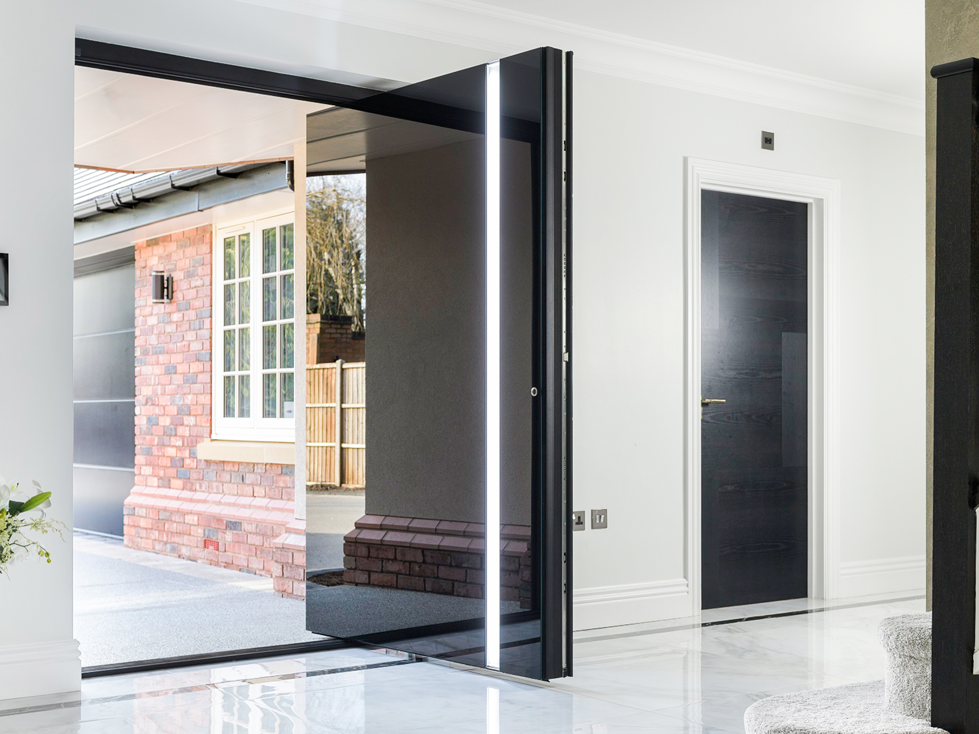 Mirror Door: The Ultimate Solution for Modern Interiors